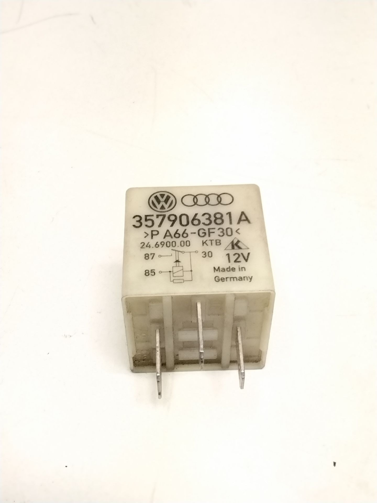 357906381A RELAY / RELAY POWER SUPPLY / 109 / 2677951 FOR VOLKSWAGEN ...